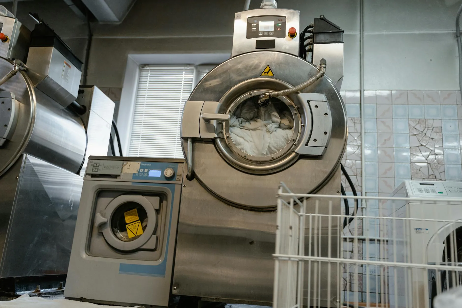 Best Heavy Duty Commercial Washing Machine: 2026 Guide - The Unity Washer